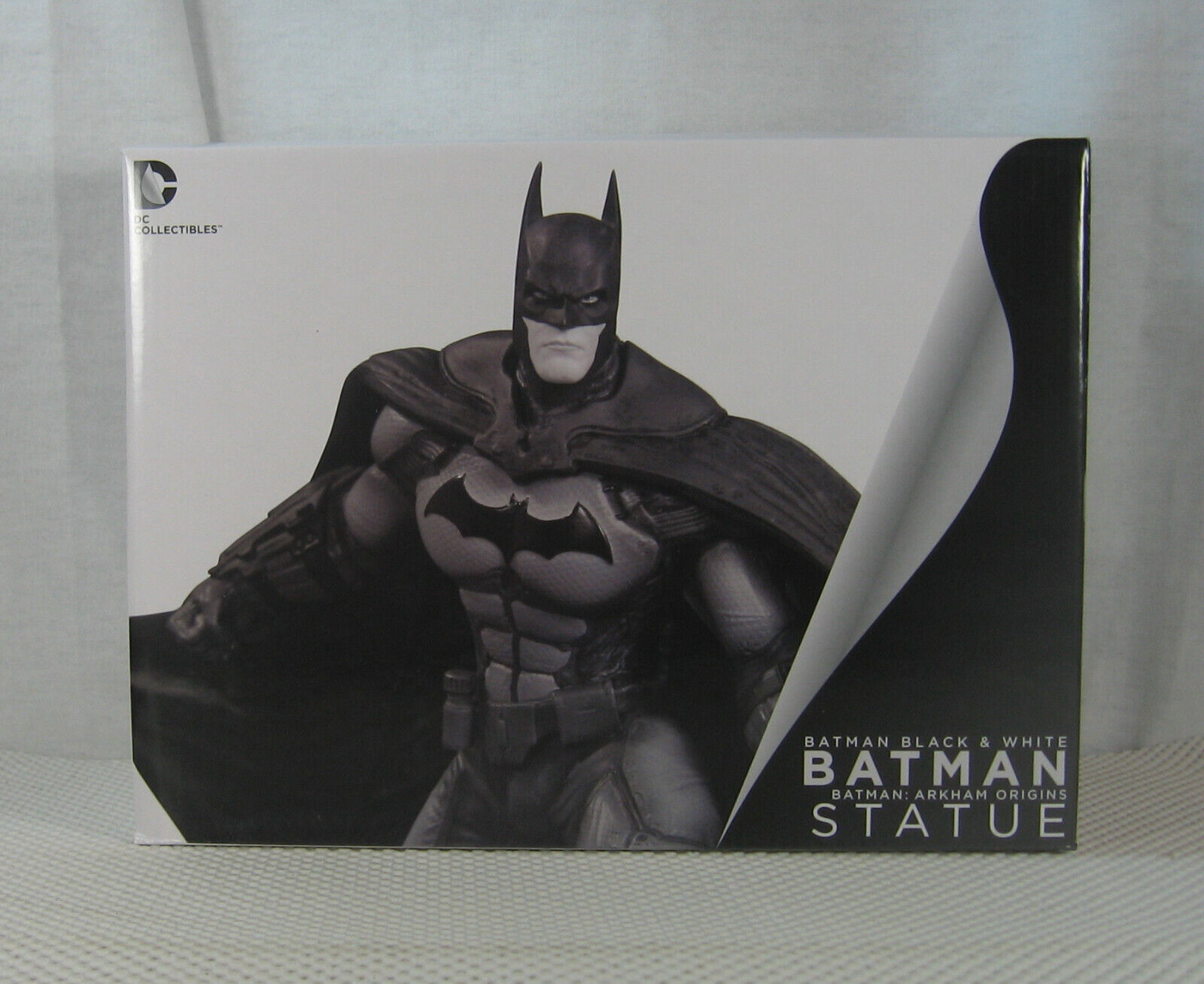 Batman Black and White Arkham Origins Statue DC Collectibles BRAND NEW ...